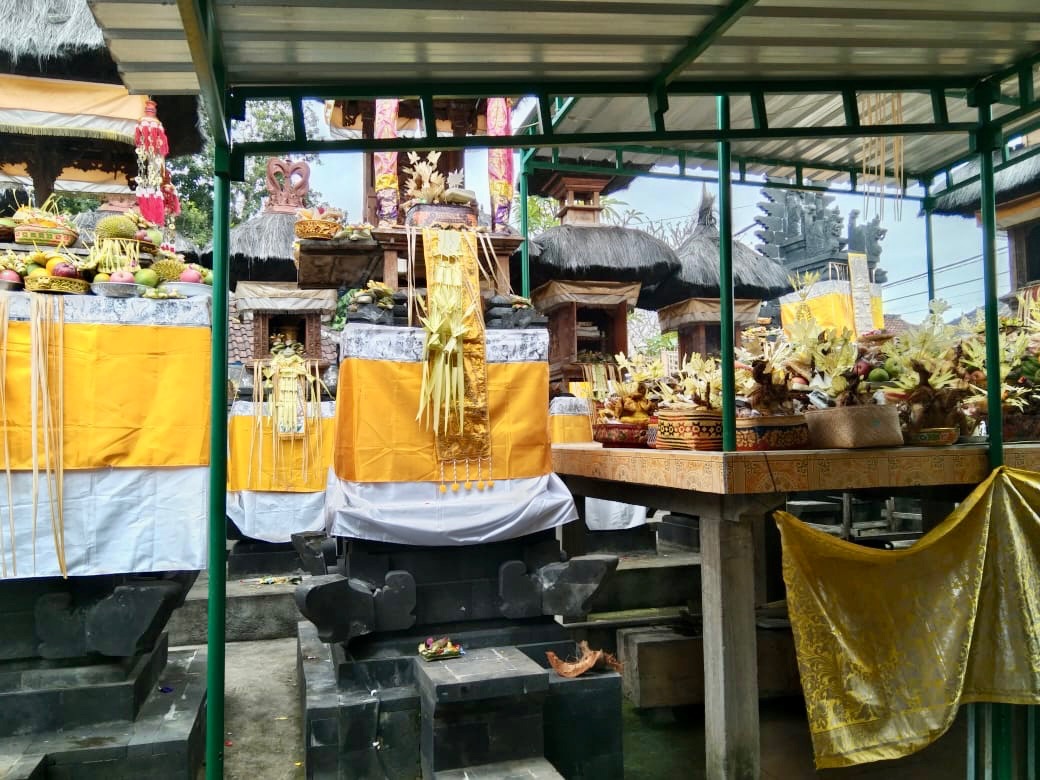 Full Moon Ceremony – Purnama – Temples, Textiles and Tribes